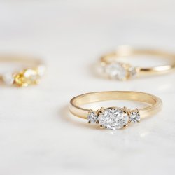 3-stens ring med diamanter|Klassisk eller unik ring |Kvalitet